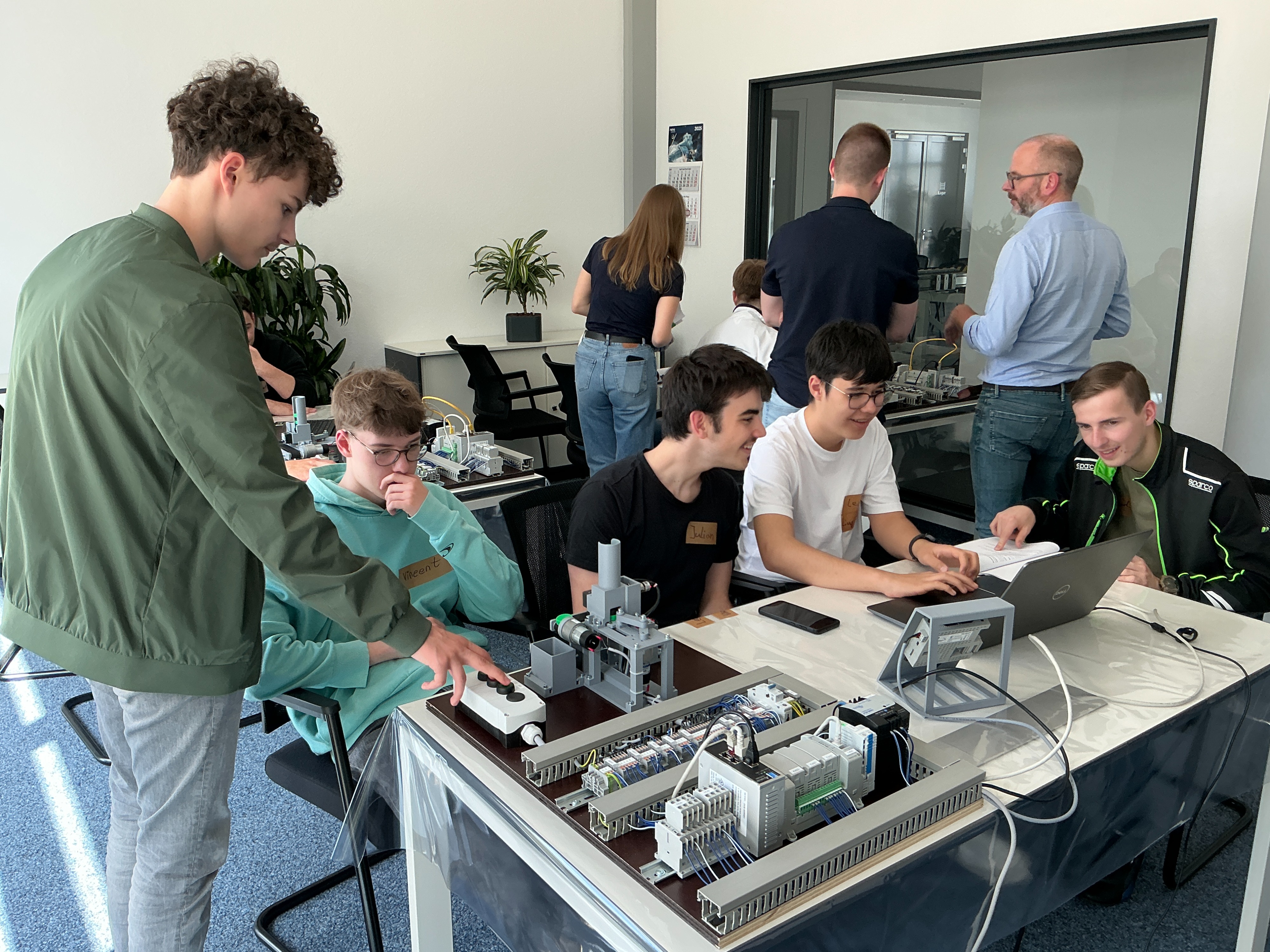 Firmenbesuch der Schüleringenieurakademie (SIA)